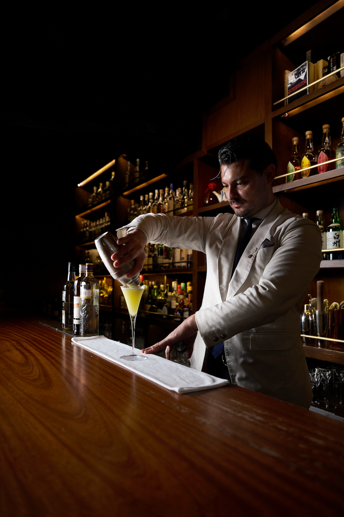 Japanese Whisky & Cocktail Bar in Hong Kong – Mizunara: The Library